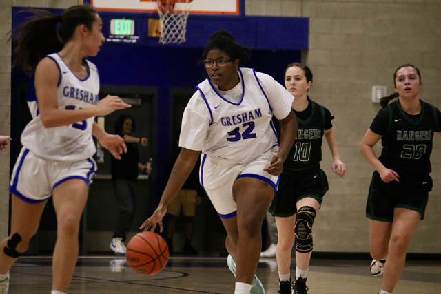 Estacada girls basketball’s Chloe Betts gets double-double in loss to ...